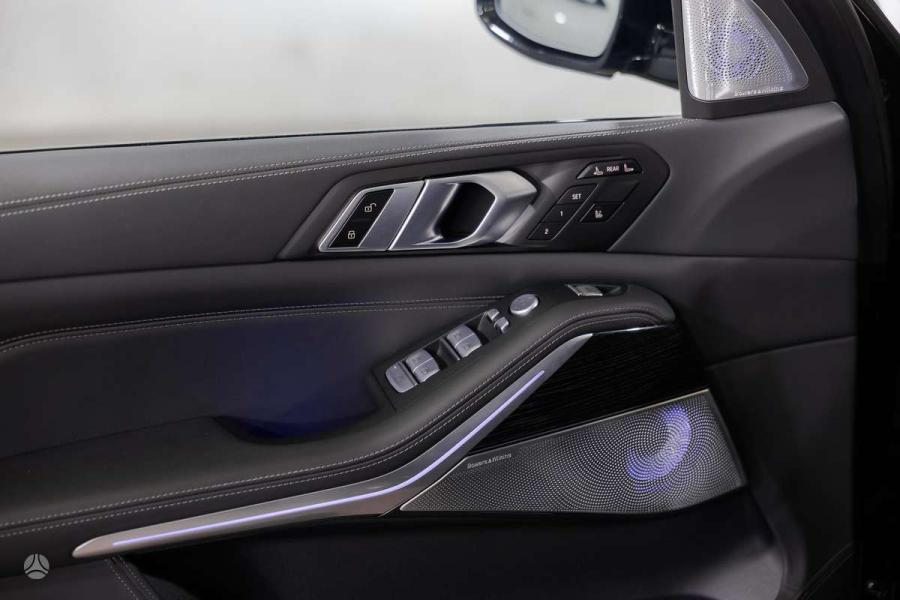 BMW X7 2024 in Vilnius, with an engine capacity of 4.40 L and mileage of 21 thousand km for 94991 €, photo 32 on AUTOMOTO.COM.LV