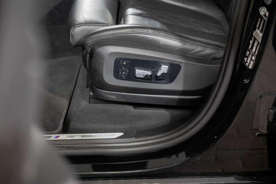 BMW X7 2024 Viļņa, ar dzinēja tilpumu 3.00 L un nobraukumu 99 tūkst. km par 80991 €, foto 24 vietnē AUTOMOTO.COM.LV
