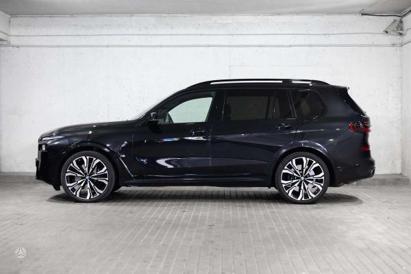 BMW X7 2024 in Vilnius, with an engine capacity of 4.40 L and mileage of 58 thousand km for 93993 €, photo 5 on AUTOMOTO.COM.LV