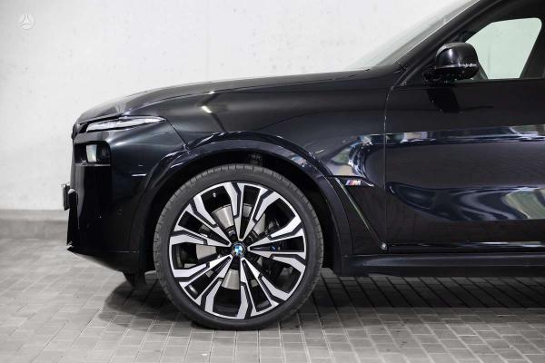 BMW X7 2024 in Vilnius, with an engine capacity of 4.40 L and mileage of 58 thousand km for 93993 €, photo 6 on AUTOMOTO.COM.LV