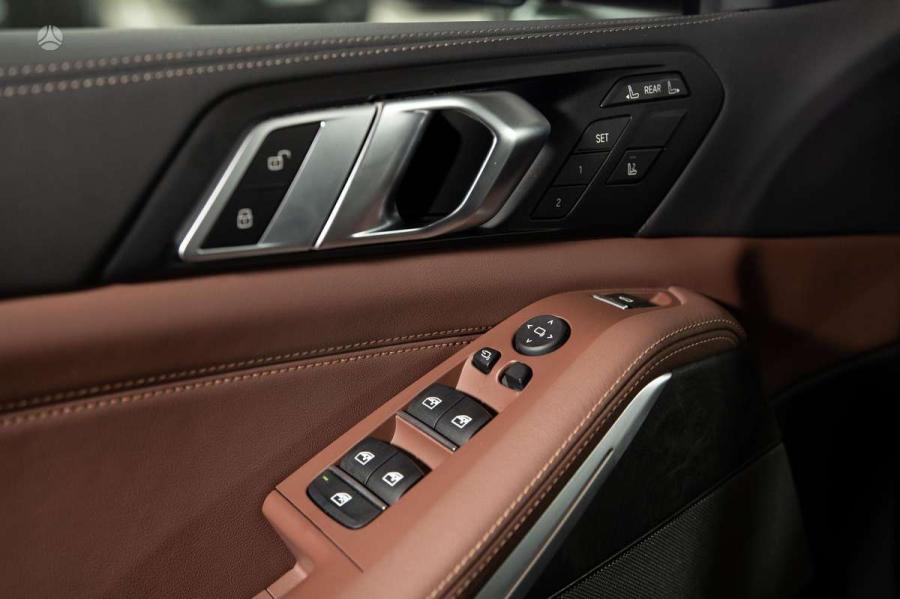 BMW X7 2026 in Kaunas, with an engine capacity of 3.00 L and mileage of 16 thousand km for 95771 €, photo 21 on AUTOMOTO.COM.LV