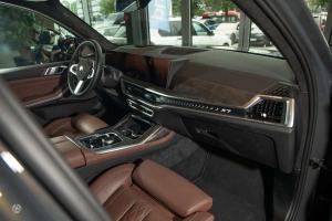 BMW X7 2026 in Kaunas, with an engine capacity of 3.00 L and mileage of 16 thousand km for 95771 €, photo 24 on AUTOMOTO.COM.LV