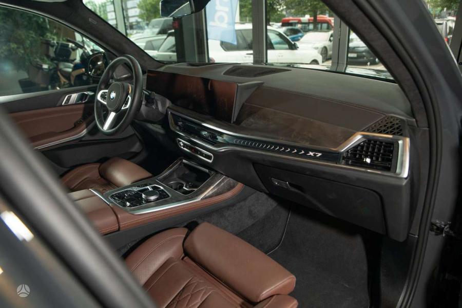 BMW X7 2026 in Kaunas, with an engine capacity of 3.00 L and mileage of 16 thousand km for 95771 €, photo 24 on AUTOMOTO.COM.LV