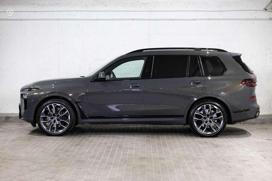 BMW X7 2026 in Vilnius, with an engine capacity of 3.00 L and mileage of 12 thousand km for 99891 €, photo 7 on AUTOMOTO.COM.LV