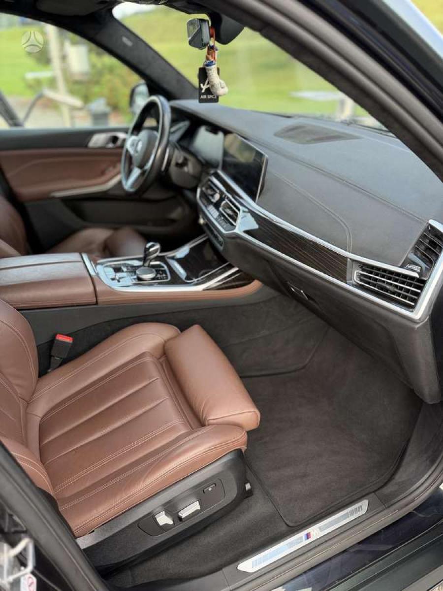 Green BMW X7 2020 in Vilnius, with an engine capacity of 3.00 L and mileage of 87 thousand km for 61900 €, photo 14 on AUTOMOTO.COM.LV