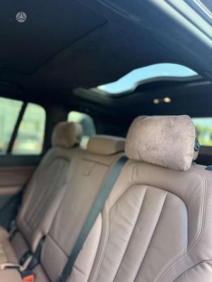 Green BMW X7 2020 in Vilnius, with an engine capacity of 3.00 L and mileage of 87 thousand km for 61900 €, photo 18 on AUTOMOTO.COM.LV