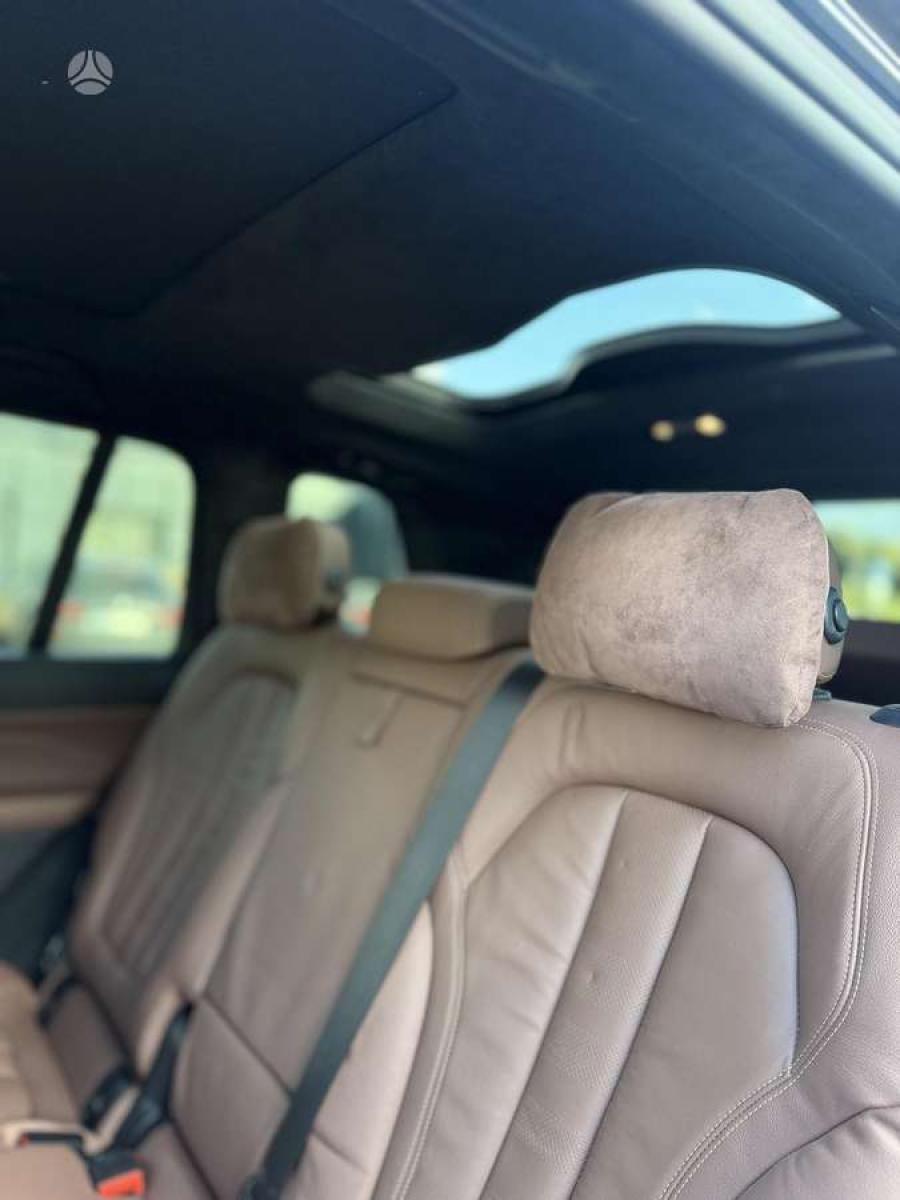 Green BMW X7 2020 in Vilnius, with an engine capacity of 3.00 L and mileage of 87 thousand km for 61900 €, photo 18 on AUTOMOTO.COM.LV