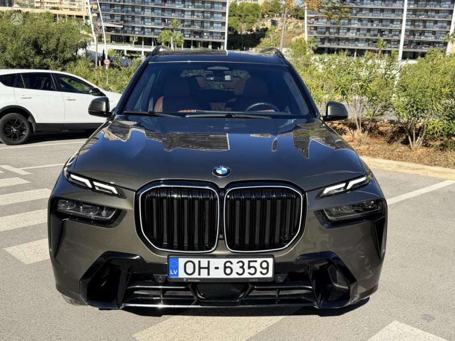 Green BMW X7 2023 in Jurmala, with an engine capacity of 0.40 L and mileage of 33 thousand km for 93300 €, photo 12 on AUTOMOTO.COM.LV