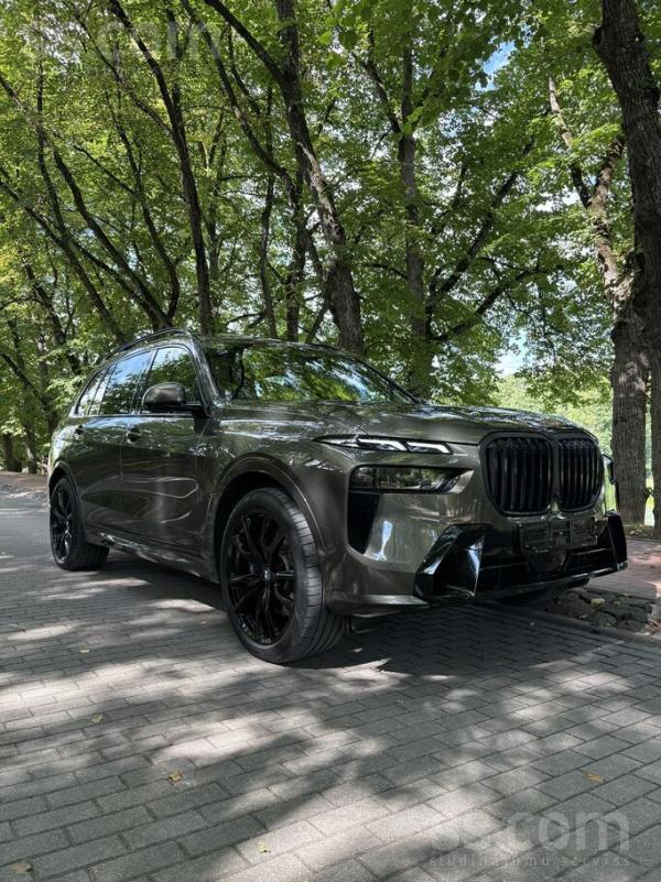 Green BMW X7 2024 in Bauska, with an engine capacity of 4.00 L and mileage of 37 thousand km for 96999 €, photo 2 on AUTOMOTO.COM.LV