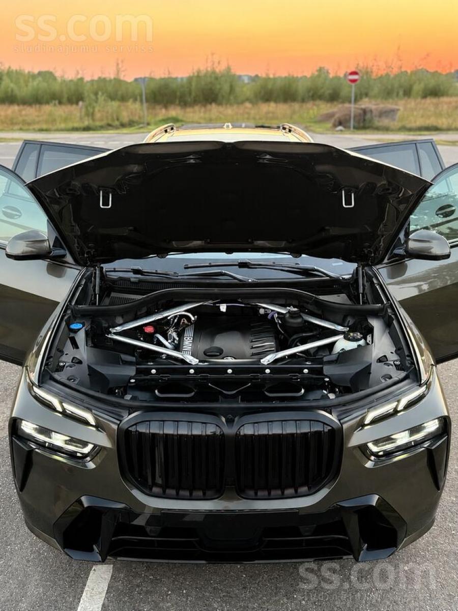 Green BMW X7 2024 in Bauska, with an engine capacity of 4.00 L and mileage of 37 thousand km for 96999 €, photo 6 on AUTOMOTO.COM.LV