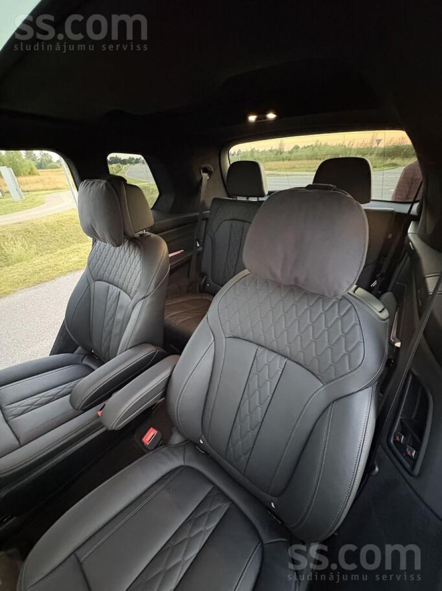 Green BMW X7 2024 in Bauska, with an engine capacity of 4.00 L and mileage of 37 thousand km for 96999 €, photo 8 on AUTOMOTO.COM.LV