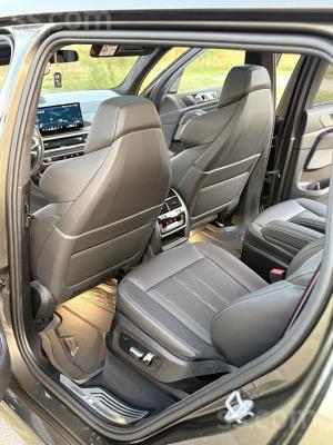 Green BMW X7 2024 in Bauska, with an engine capacity of 4.00 L and mileage of 37 thousand km for 96999 €, photo 15 on AUTOMOTO.COM.LV
