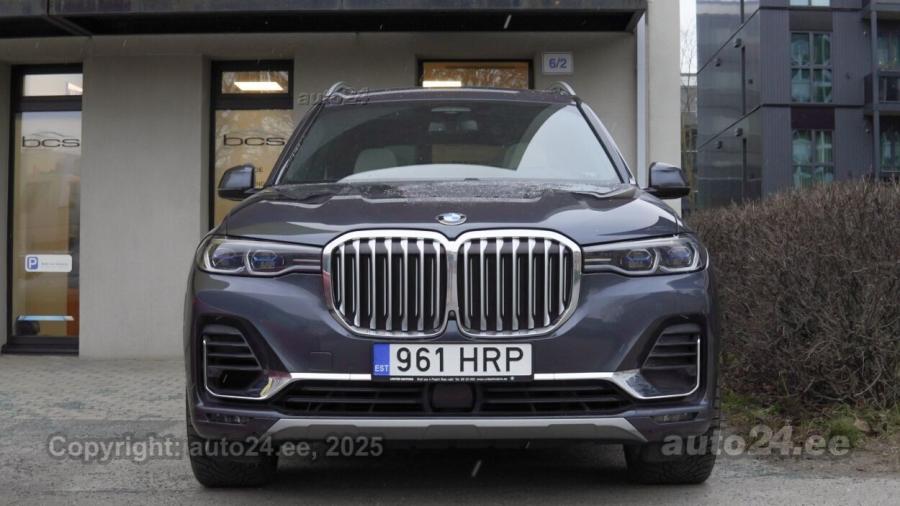 Pelēks BMW X7 2019 Tallina, ar dzinēja tilpumu 3.00 L un nobraukumu 95 tūkst. km par 59900 €, foto 3 vietnē AUTOMOTO.COM.LV