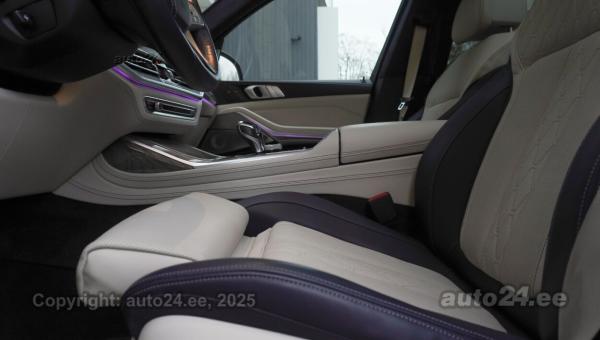 Pelēks BMW X7 2019 Tallina, ar dzinēja tilpumu 3.00 L un nobraukumu 95 tūkst. km par 59900 €, foto 8 vietnē AUTOMOTO.COM.LV