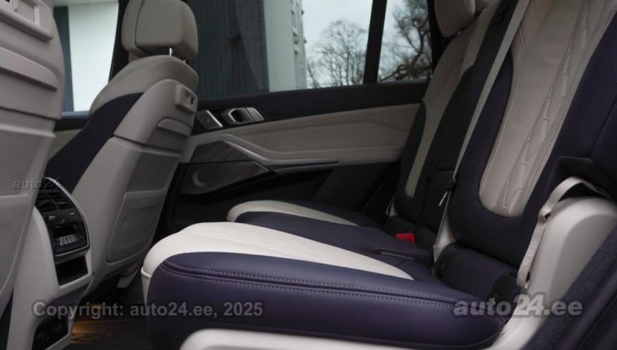 Pelēks BMW X7 2019 Tallina, ar dzinēja tilpumu 3.00 L un nobraukumu 95 tūkst. km par 59900 €, foto 9 vietnē AUTOMOTO.COM.LV
