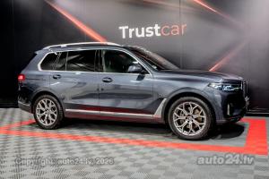 Grey BMW X7 2019 in Parnu, with an engine capacity of 3.00 L and mileage of 204 thousand km for 45000 €, photo 9 on AUTOMOTO.COM.LV