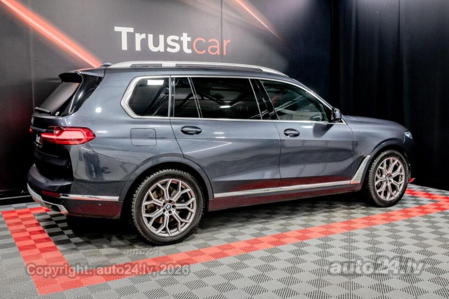 Grey BMW X7 2019 in Parnu, with an engine capacity of 3.00 L and mileage of 204 thousand km for 45000 €, photo 11 on AUTOMOTO.COM.LV