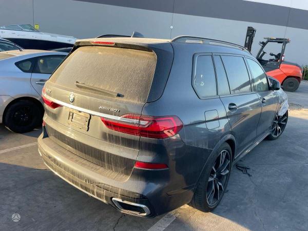 Grey BMW X7 2019 in Ukmerge, with an engine capacity of 4.40 L and mileage of 73 thousand km for 37777 €, photo 6 on AUTOMOTO.COM.LV
