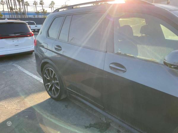 Grey BMW X7 2019 in Ukmerge, with an engine capacity of 4.40 L and mileage of 73 thousand km for 37777 €, photo 7 on AUTOMOTO.COM.LV