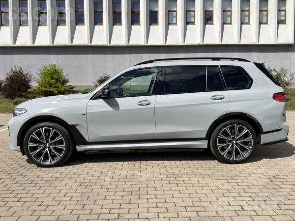 Grey BMW X7 2019 in Riga, with an engine capacity of 3.00 L and mileage of 168 thousand km for 51900 €, photo 3 on AUTOMOTO.COM.LV