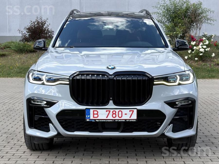 Grey BMW X7 2019 in Riga, with an engine capacity of 3.00 L and mileage of 168 thousand km for 51900 €, photo 5 on AUTOMOTO.COM.LV