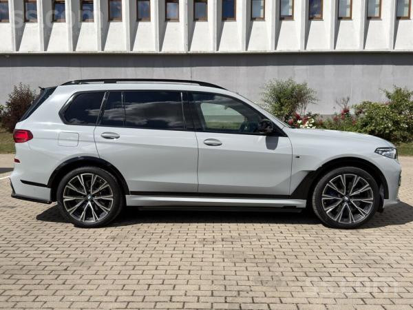 Grey BMW X7 2019 in Riga, with an engine capacity of 3.00 L and mileage of 168 thousand km for 51900 €, photo 6 on AUTOMOTO.COM.LV