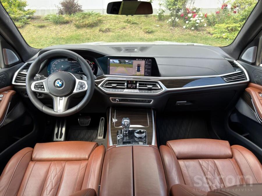Grey BMW X7 2019 in Riga, with an engine capacity of 3.00 L and mileage of 168 thousand km for 51900 €, photo 9 on AUTOMOTO.COM.LV