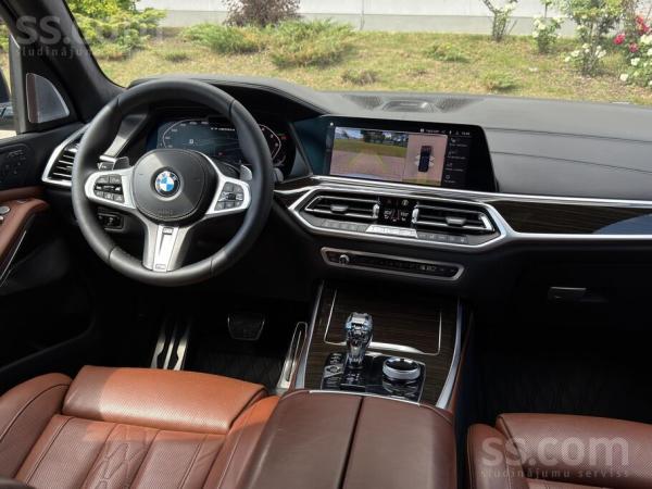 Grey BMW X7 2019 in Riga, with an engine capacity of 3.00 L and mileage of 168 thousand km for 51900 €, photo 9 on AUTOMOTO.COM.LV
