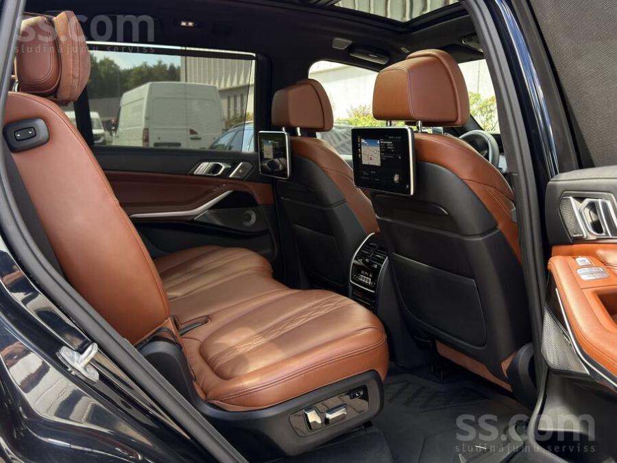 Grey BMW X7 2019 in Riga, with an engine capacity of 3.00 L and mileage of 168 thousand km for 51900 €, photo 18 on AUTOMOTO.COM.LV