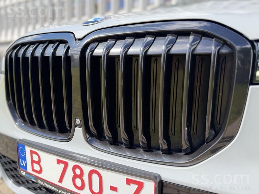 Grey BMW X7 2019 in Riga, with an engine capacity of 3.00 L and mileage of 168 thousand km for 51900 €, photo 28 on AUTOMOTO.COM.LV