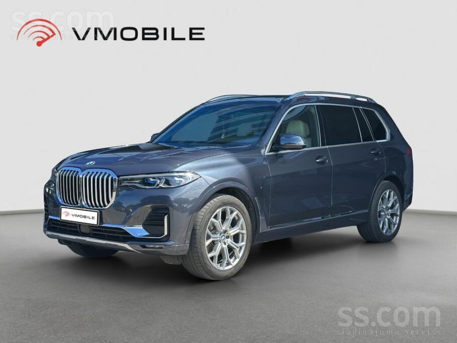 Grey BMW X7 2019 in Riga, with an engine capacity of 3.00 L and mileage of 111 thousand km for 52900 €, photo 1 on AUTOMOTO.COM.LV