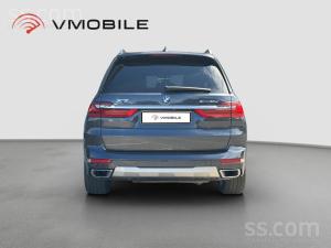 Grey BMW X7 2019 in Riga, with an engine capacity of 3.00 L and mileage of 111 thousand km for 52900 €, photo 5 on AUTOMOTO.COM.LV