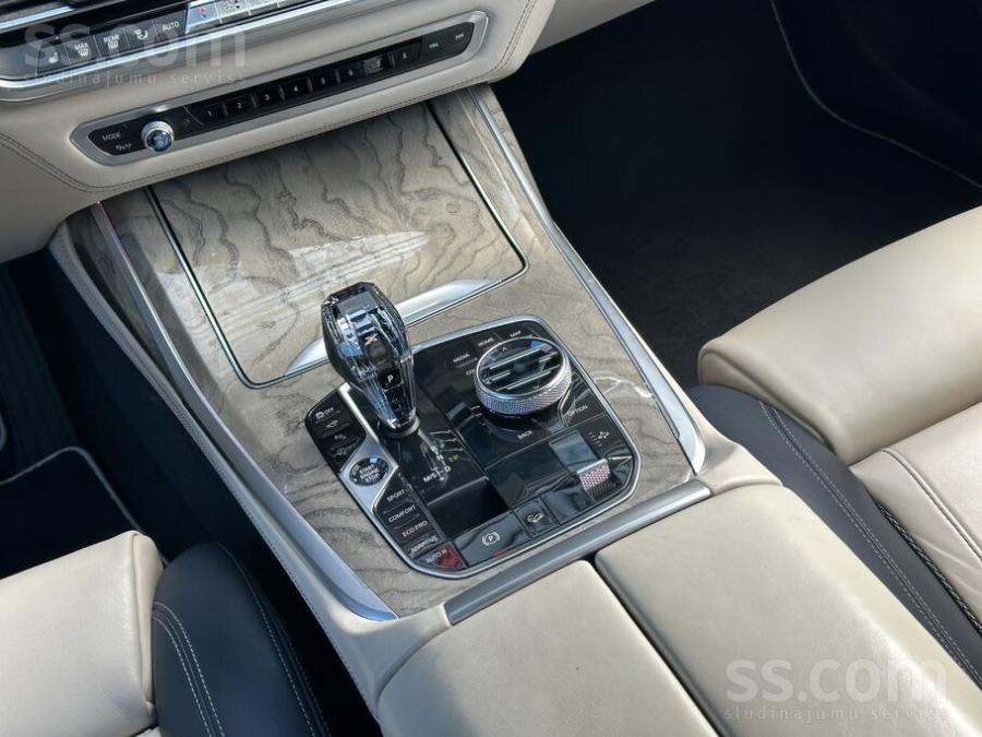 Grey BMW X7 2019 in Riga, with an engine capacity of 3.00 L and mileage of 111 thousand km for 52900 €, photo 10 on AUTOMOTO.COM.LV