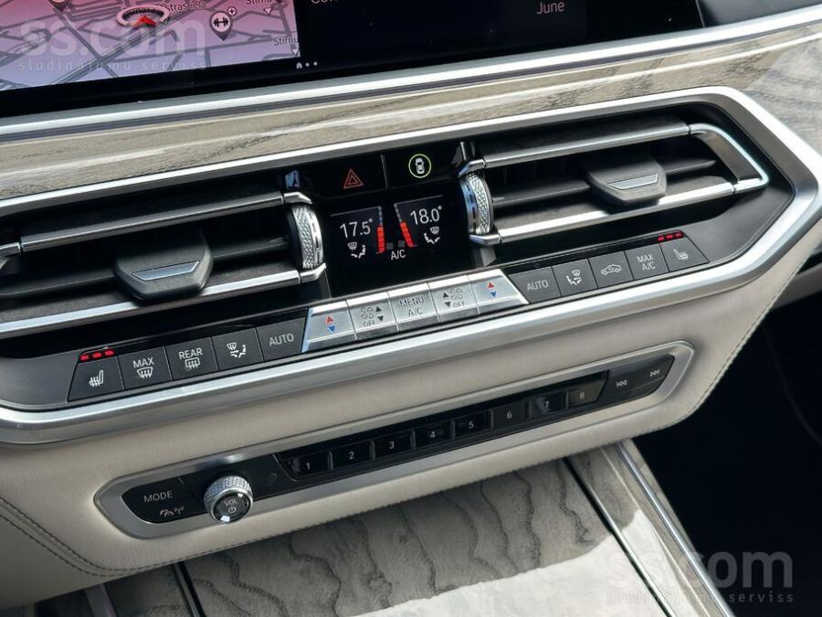 Grey BMW X7 2019 in Riga, with an engine capacity of 3.00 L and mileage of 111 thousand km for 52900 €, photo 12 on AUTOMOTO.COM.LV