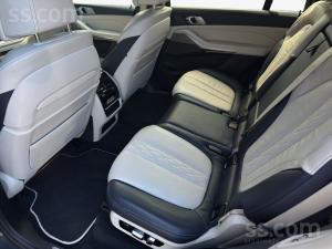 Grey BMW X7 2019 in Riga, with an engine capacity of 3.00 L and mileage of 111 thousand km for 52900 €, photo 14 on AUTOMOTO.COM.LV