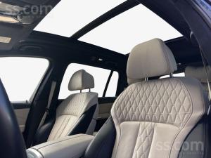 Grey BMW X7 2019 in Riga, with an engine capacity of 3.00 L and mileage of 111 thousand km for 52900 €, photo 15 on AUTOMOTO.COM.LV