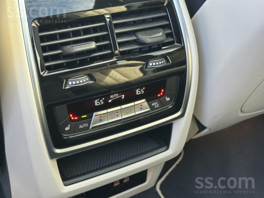 Grey BMW X7 2019 in Riga, with an engine capacity of 3.00 L and mileage of 111 thousand km for 52900 €, photo 20 on AUTOMOTO.COM.LV