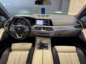 Grey BMW X7 2019 in Kaunas, with an engine capacity of 2.99 L and mileage of 232 thousand km for 46990 €, photo 17 on AUTOMOTO.COM.LV