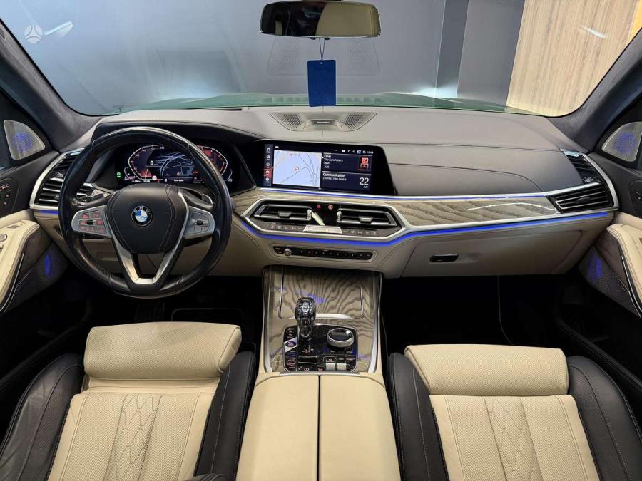 Grey BMW X7 2019 in Kaunas, with an engine capacity of 2.99 L and mileage of 232 thousand km for 46990 €, photo 17 on AUTOMOTO.COM.LV