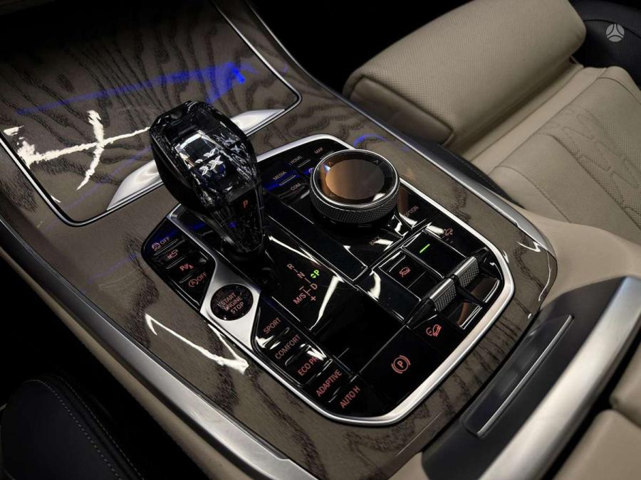 Grey BMW X7 2019 in Kaunas, with an engine capacity of 2.99 L and mileage of 232 thousand km for 46990 €, photo 21 on AUTOMOTO.COM.LV