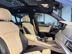 Grey BMW X7 2019 in Kaunas, with an engine capacity of 2.99 L and mileage of 232 thousand km for 46990 €, photo 27 on AUTOMOTO.COM.LV