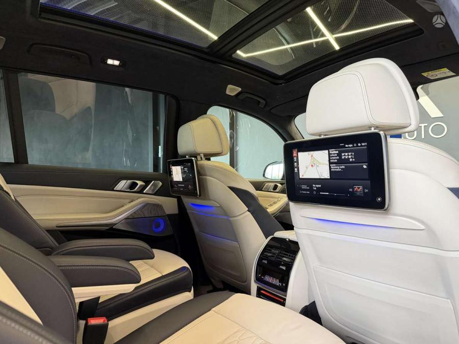 Grey BMW X7 2019 in Kaunas, with an engine capacity of 2.99 L and mileage of 232 thousand km for 46990 €, photo 28 on AUTOMOTO.COM.LV