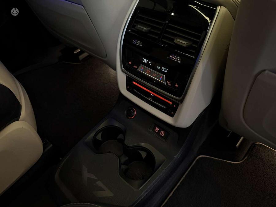 Grey BMW X7 2019 in Kaunas, with an engine capacity of 2.99 L and mileage of 232 thousand km for 46990 €, photo 30 on AUTOMOTO.COM.LV