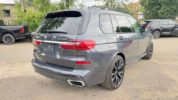 Grey BMW X7 2019 in Ukmerge, with an engine capacity of 4.40 L and mileage of 73 thousand km for 32999 €, photo 1 on AUTOMOTO.COM.LV
