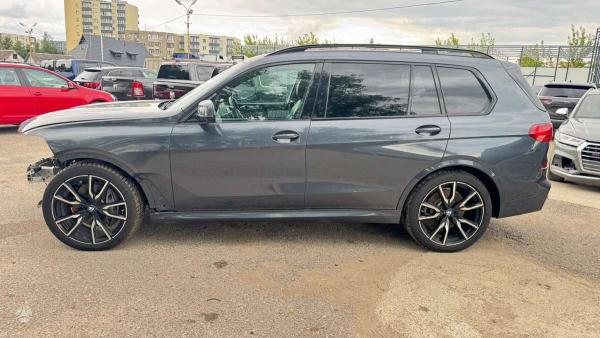 Grey BMW X7 2019 in Ukmerge, with an engine capacity of 4.40 L and mileage of 73 thousand km for 32999 €, photo 7 on AUTOMOTO.COM.LV