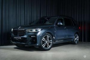 Grey BMW X7 2019 in Vilnius, with an engine capacity of 4.40 L and mileage of 165 thousand km for 38999 €, photo  on AUTOMOTO.COM.LV