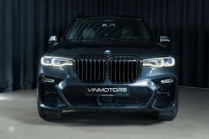 Grey BMW X7 2019 in Vilnius, with an engine capacity of 4.40 L and mileage of 165 thousand km for 38999 €, photo 3 on AUTOMOTO.COM.LV