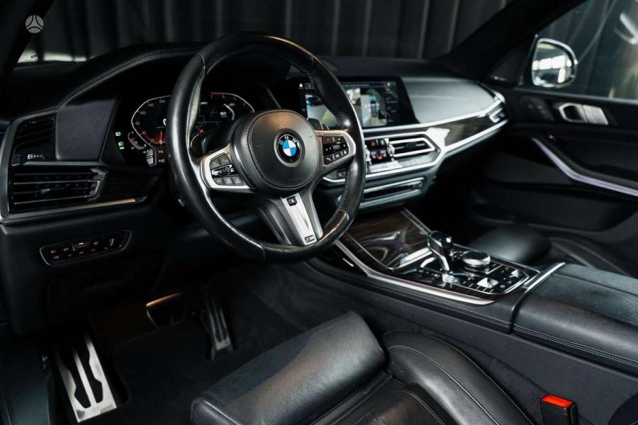 Grey BMW X7 2019 in Vilnius, with an engine capacity of 4.40 L and mileage of 165 thousand km for 38999 €, photo 15 on AUTOMOTO.COM.LV