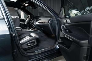 Grey BMW X7 2019 in Vilnius, with an engine capacity of 4.40 L and mileage of 165 thousand km for 38999 €, photo 25 on AUTOMOTO.COM.LV