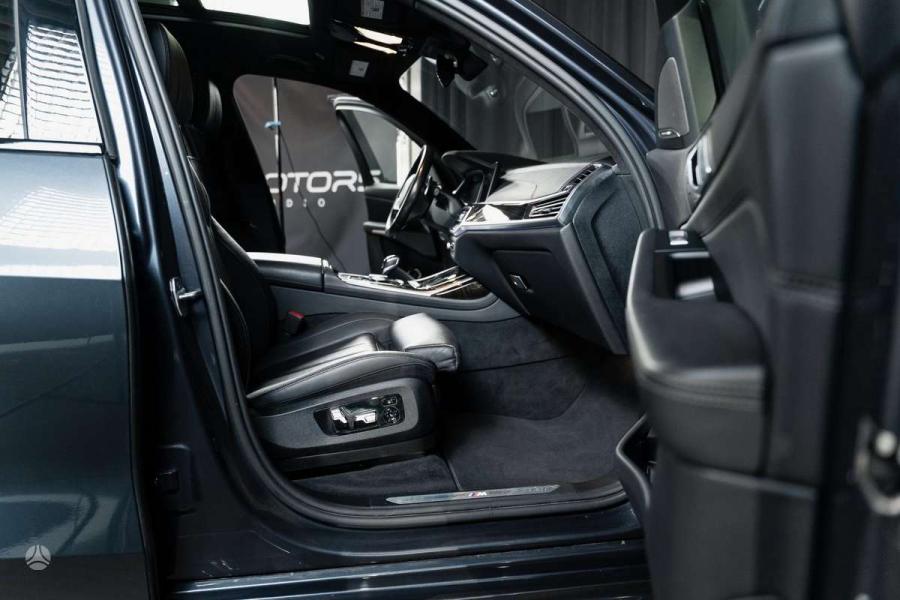 Grey BMW X7 2019 in Vilnius, with an engine capacity of 4.40 L and mileage of 165 thousand km for 38999 €, photo 26 on AUTOMOTO.COM.LV